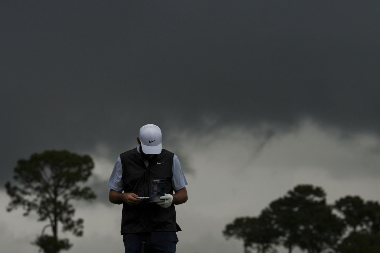 Golf fans blast PGA Tour 'clown show' at RBC Heritage