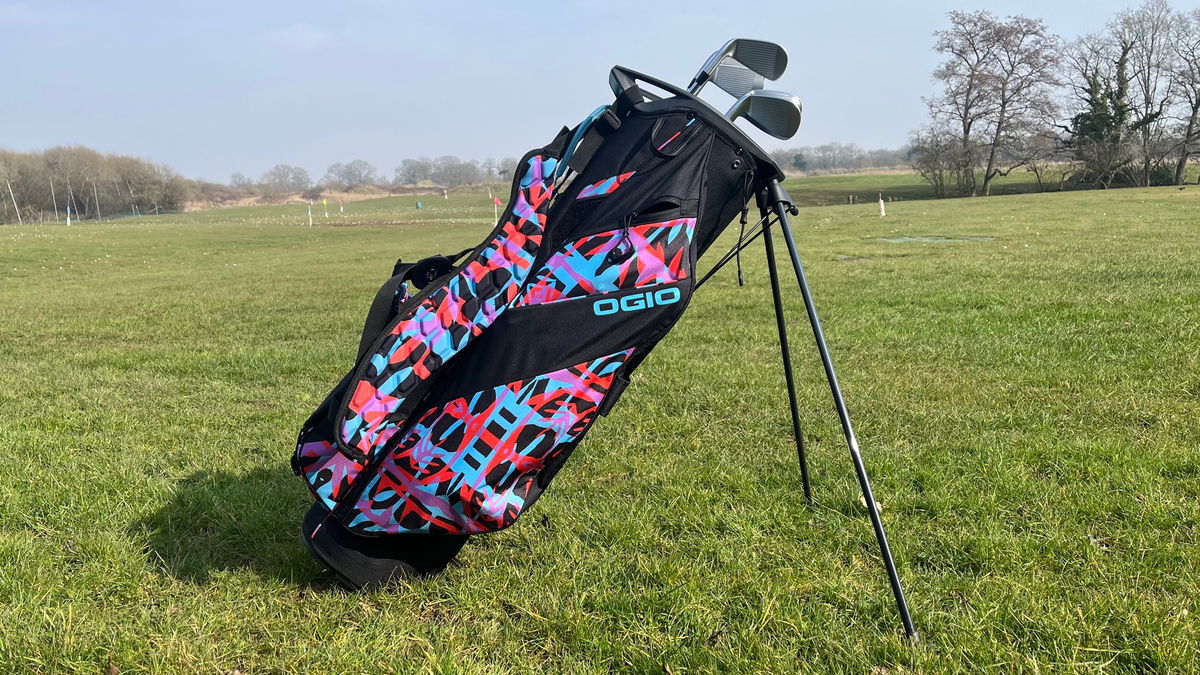 OGIO Fuse Golf Stand Bag Review: Lightweight, thoughtful and ready for ...