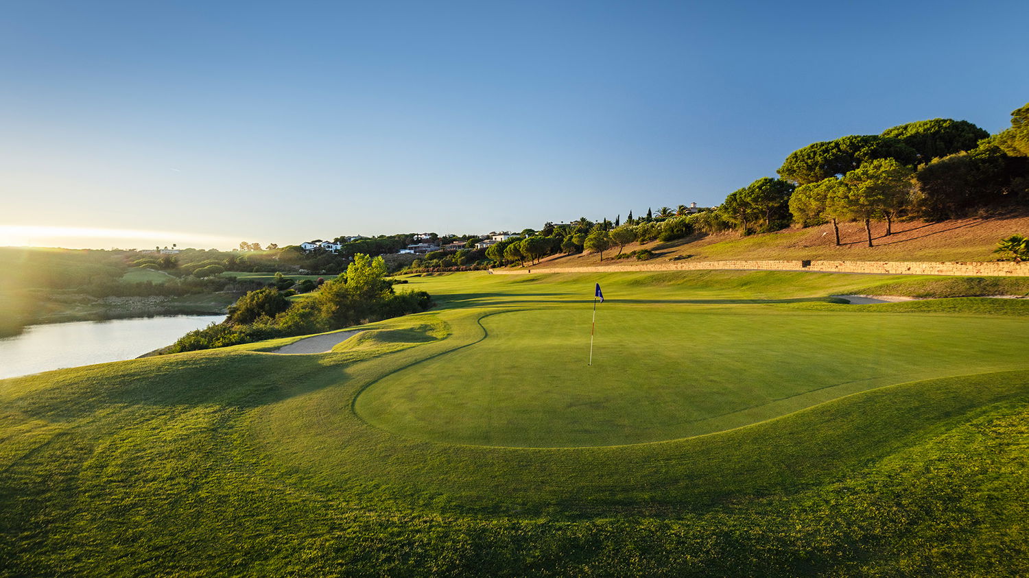 Ten golf driving ranges in Surrey | Golfmagic