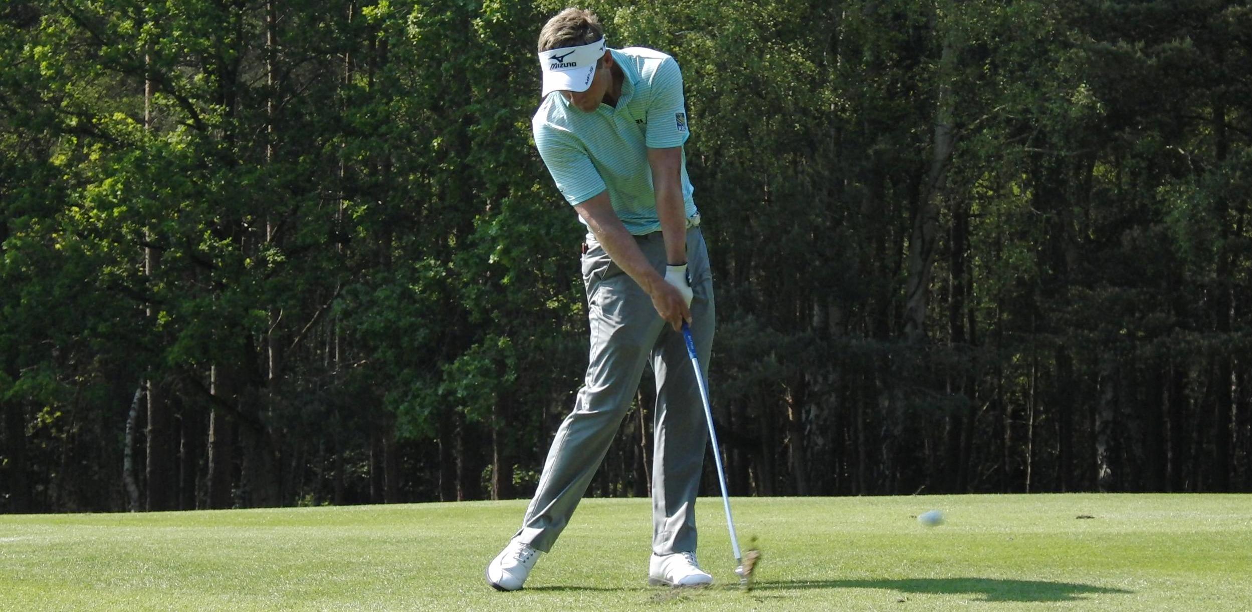 Swing Sequence: Luke Donald 2012 | GolfMagic