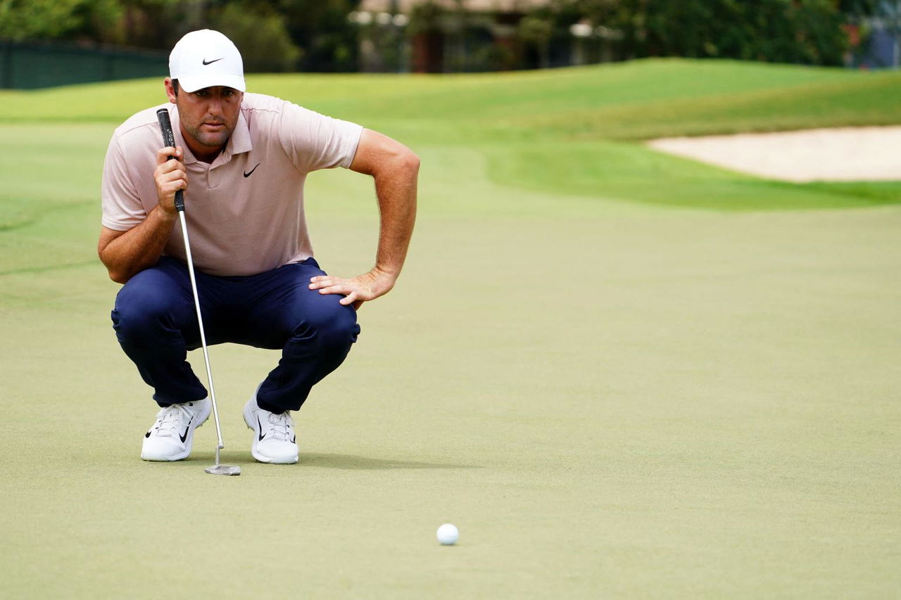 Scottie Scheffler testing new putter at Hero World Challenge | Golfmagic