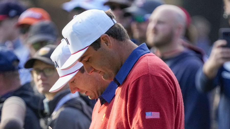 Scottie Scheffler hits COLD SHANK then gets dropped by Davis Love ...